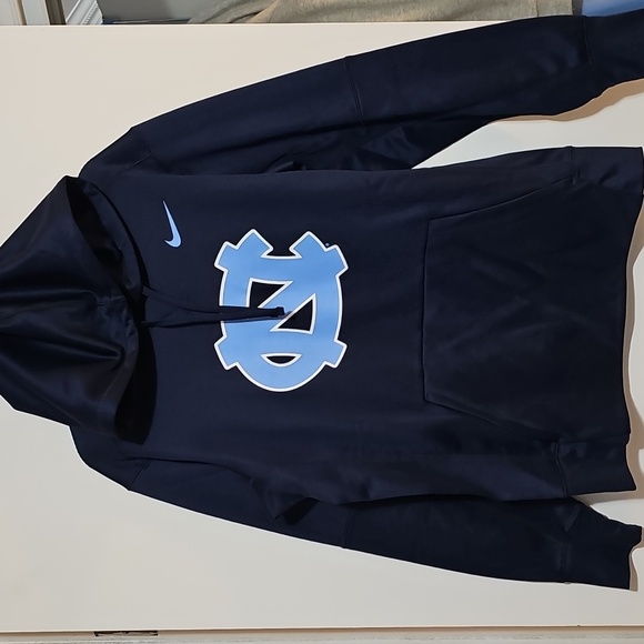 Nike | Shirts | New Nike Mens Navy Unc Therma Fit Hoodie Tarheels Sz M ...
